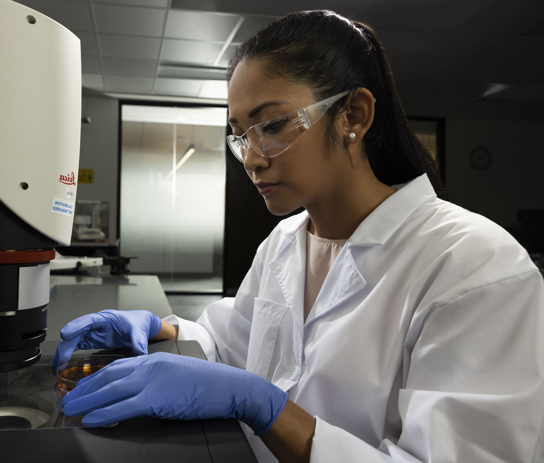 Life Science Nitrile Exam Gloves | HALYARD